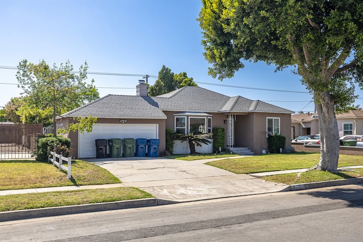 Home Away From Home House + Studio - Inglewood, CA