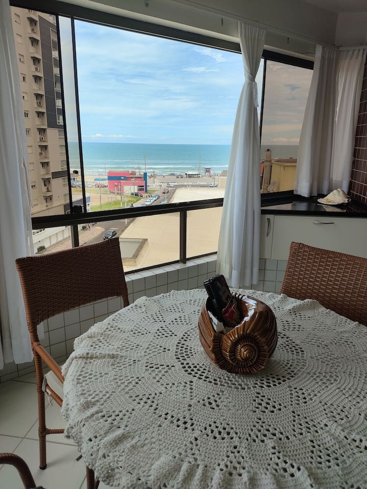 Apartamento De 3 Dormitórios Com Vista Para O Mar - Tramandaí