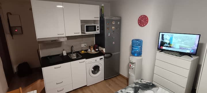 Small Studio - Santa Coloma de Gramenet