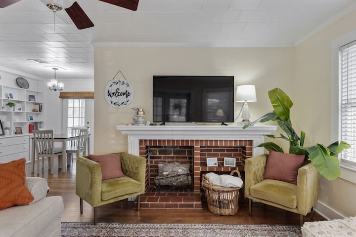 New Bungalow Near University With Parking And Yard - Lafayette, LA