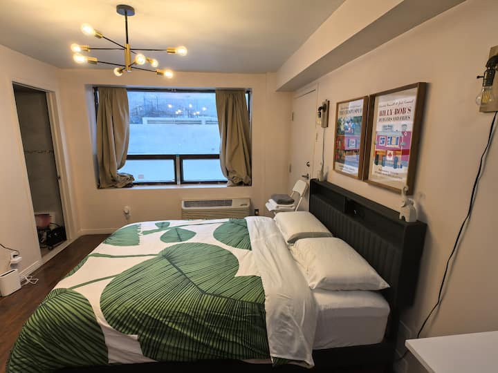 Studio In Heart Of Dt, Walk To 2 Metros, Concordia - Montreal