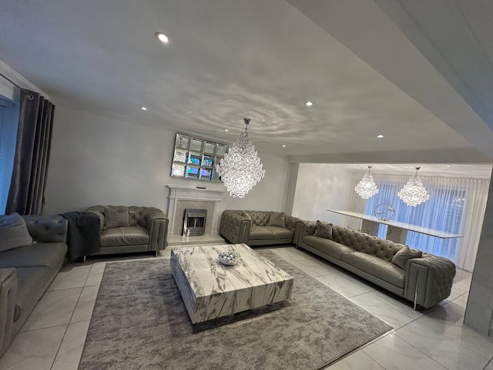 Elegant Marble Residence In The Heart Of Berkshire - Reading