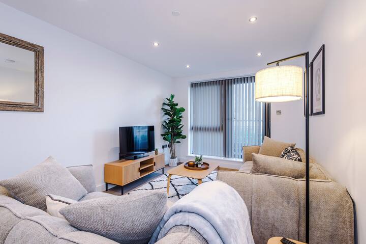 2 Bed City Centre Flat With Pool Table And Parking - Leeds