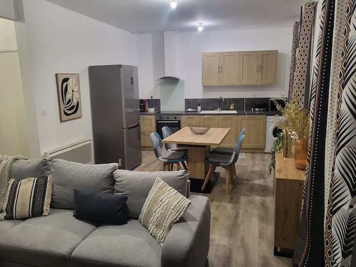 Appartement T3 Situé Au 1er éTage Avec Terrasse. - Tarascon-sur-Ariège