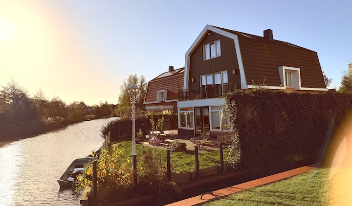 Vrijstaand Familiehuis In Romantisch Stukje Noord - Amsterdam