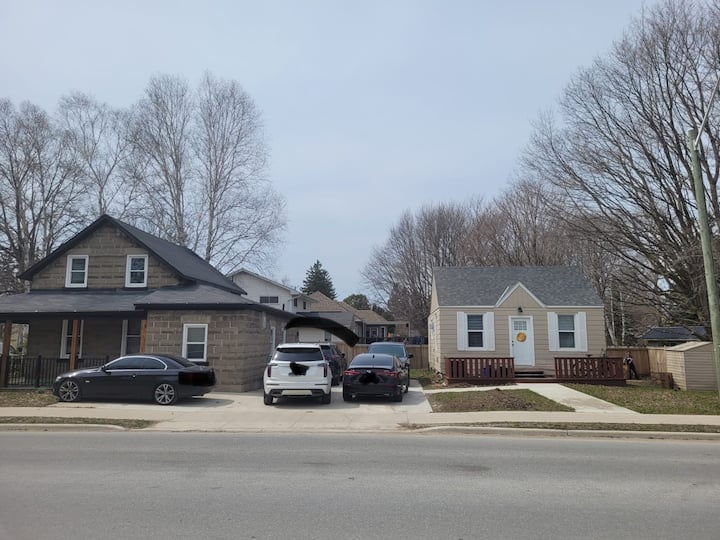 Huron Haven Duo – Main House (4br) + Cottage (2br) - Port Elgin