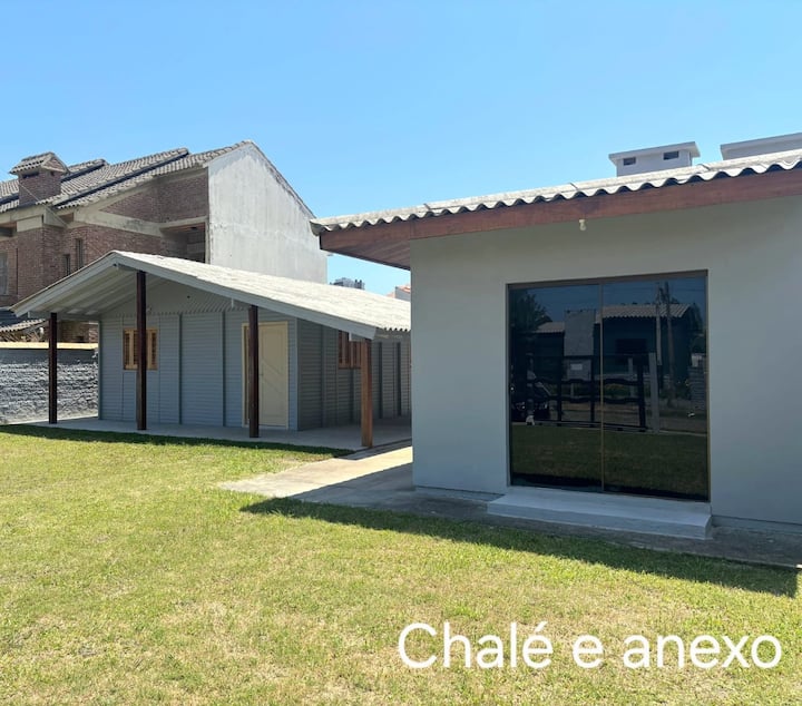 Chalé + Anexo, Quintal Amplo, A Uma Quadra Do Mar! - Tramandaí