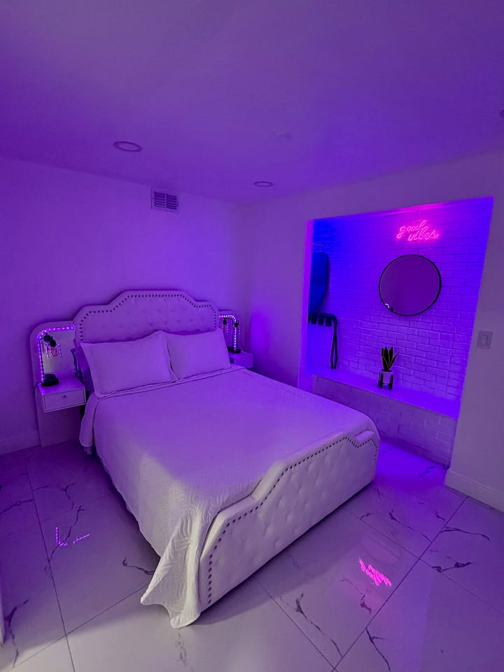 The Hideaway - Tampa, FL