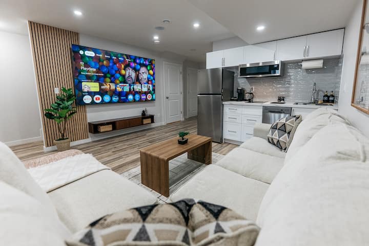 Vivian’s Place – Stylish Business & Leisure Suite - Kanada