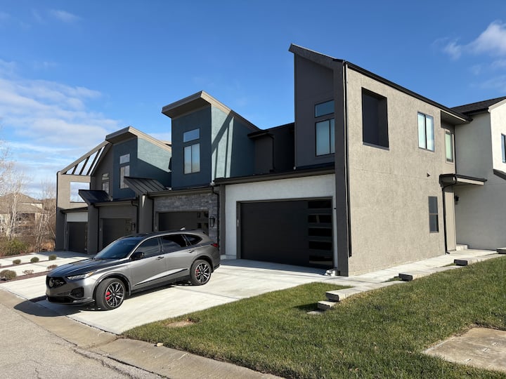 Brand New Luxe Stay - Olathe #4 - Olathe, KS