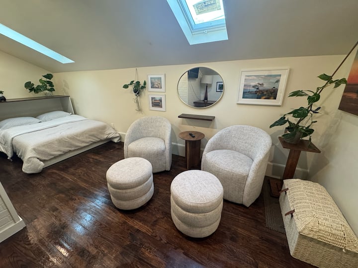 Modern Boho Adu Retreat With Skylights & Workspace - Long Beach, CA