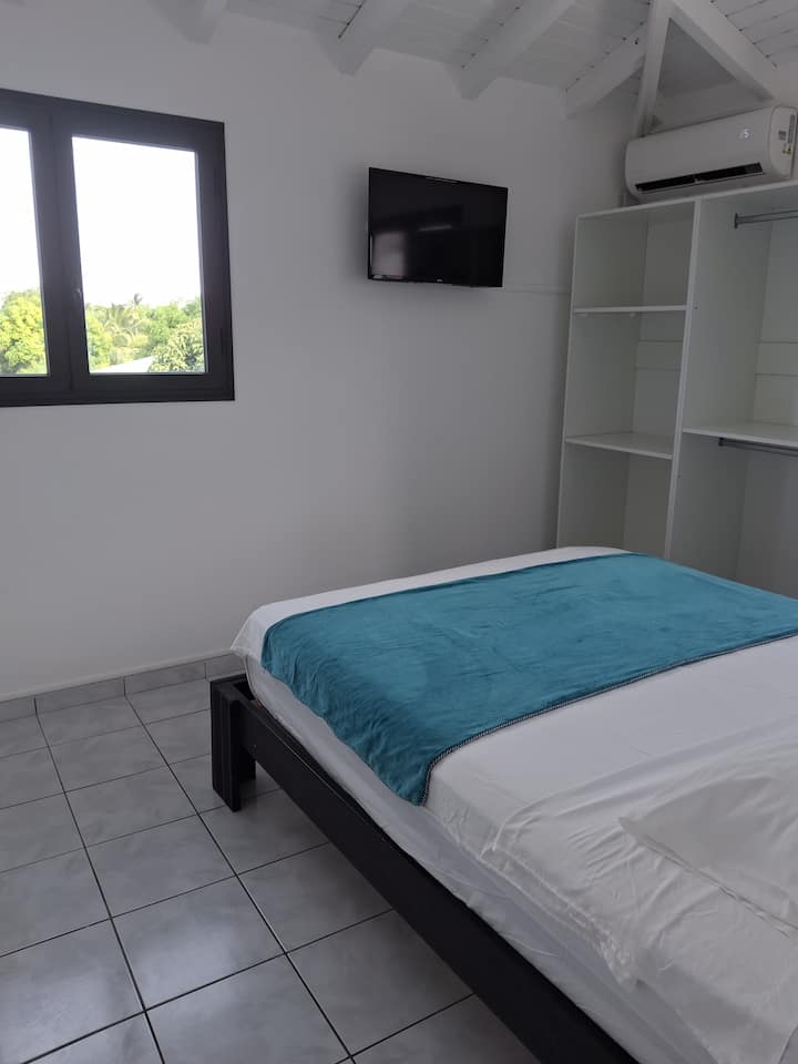 F2 Chaleureux Avec Piscine – Repos Et Bien-être - Saint-François