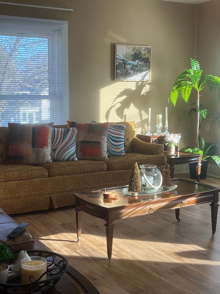 Vintage And Modern Cherry Valley Retreat - Rockford