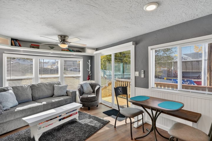 Downtown Delight Near Courthouse Square + Shopping - Prescott, AZ