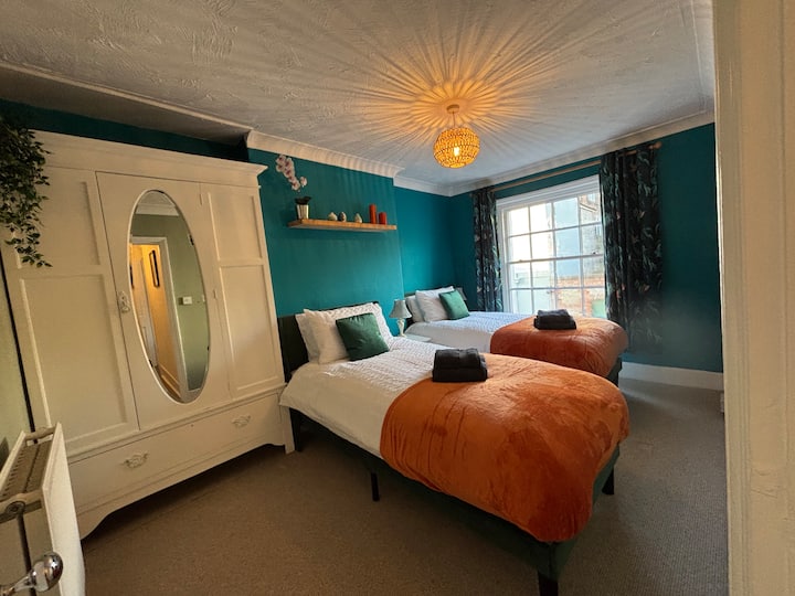 Central Arundel | Historic Castle | Short Stays - Arundel