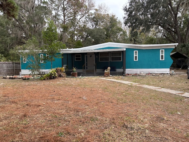 Prime Crystal River Location! - Crystal River, FL