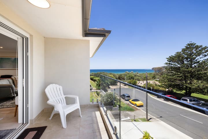 Swim, Golf And Sip Wine With A View! - Narrabeen