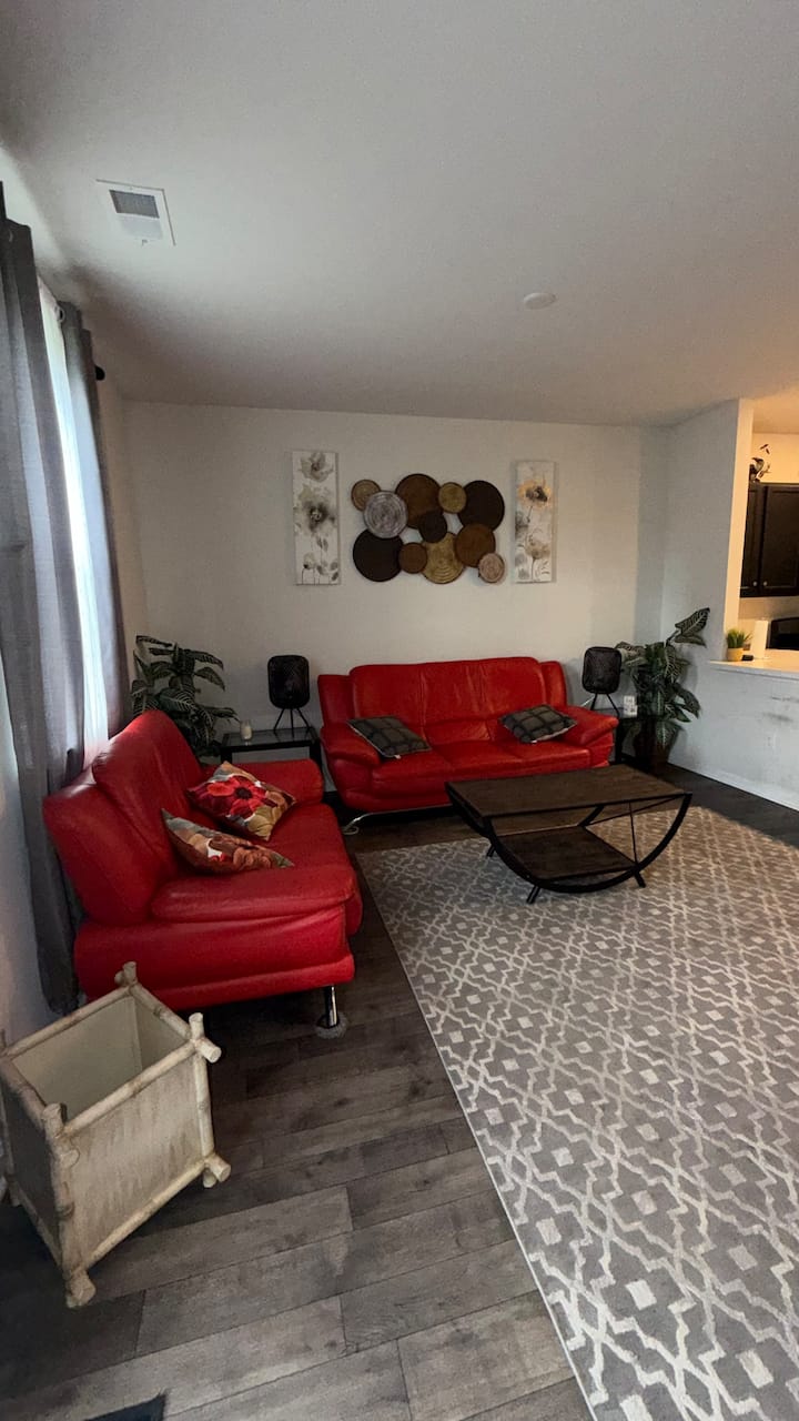 Modern Ultra-clean Home In Allentown - Allentown, PA