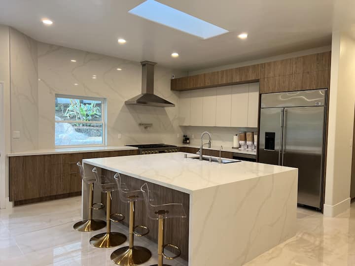 Victoria’s Secret Garden - Poway, CA