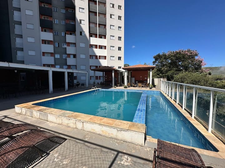 Apê A 8 Minutos Do Centro Com Piscina - Poços de Caldas