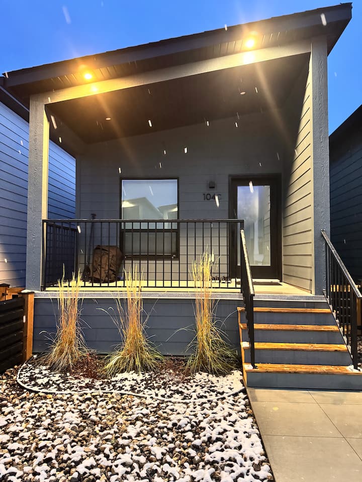 Cute Tiny House In The Heart Of Kelowna - Lake Country