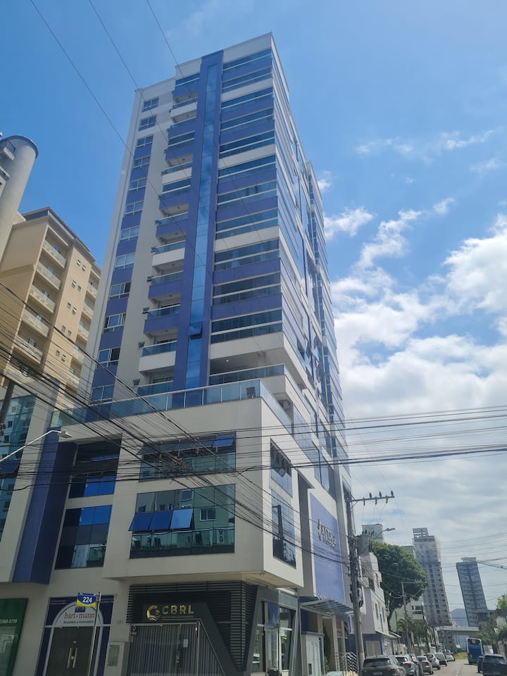 Apto 3 Suítes E 4 Vagas De Garagem Em Meia Praia - Itapema