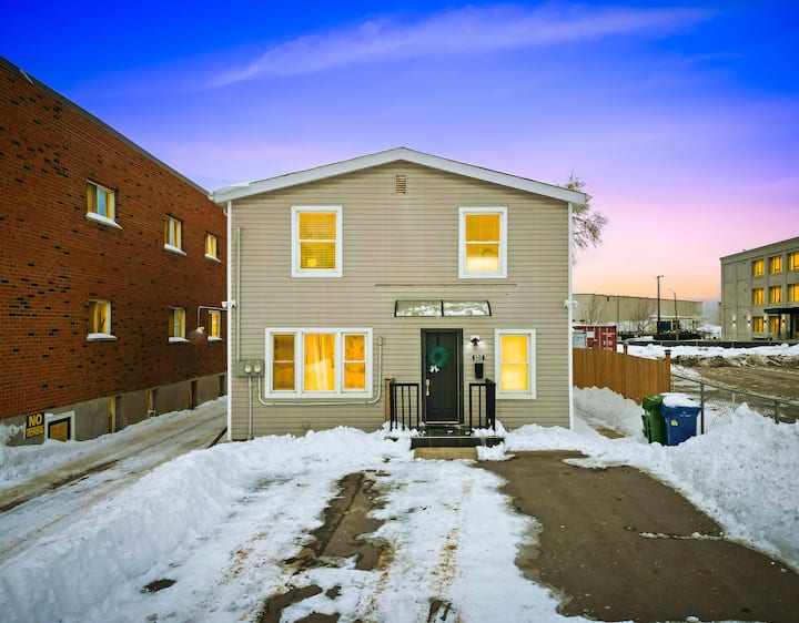 6br Family Friendly Retreat | 5 Min Walk To Falls! - Niagara Falls