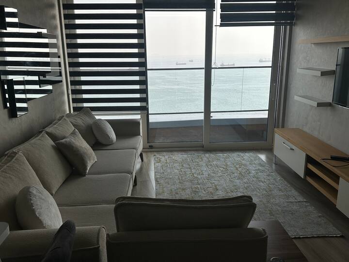 ‘Panoramik Deniz Manzaralı Yüksek Kat Lüks Daire’ - Zeytinburnu