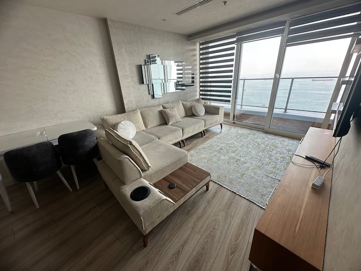 ‘Panoramik Deniz Manzaralı Yüksek Kat Lüks Daire’ - İstanbul