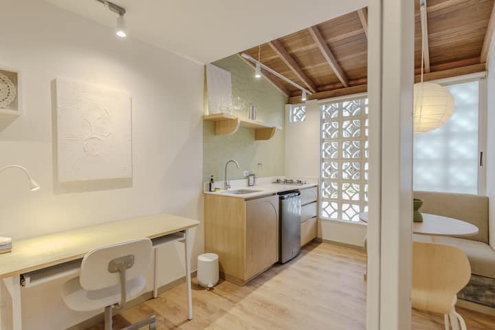 New Casa Gela – Your Peaceful Retreat In Laureles - Medellín