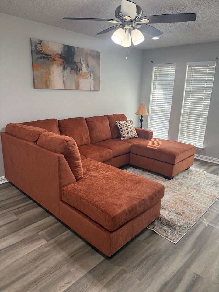 Cozy Quite N Convenient Townhome Near Att Stadium - Arlington, TX