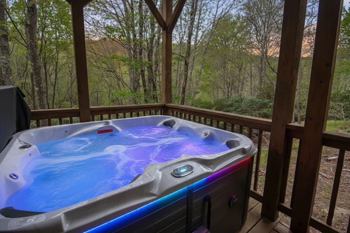Golf Club Membership|bar Room|outdoor Fireplace - Beech Mountain, NC
