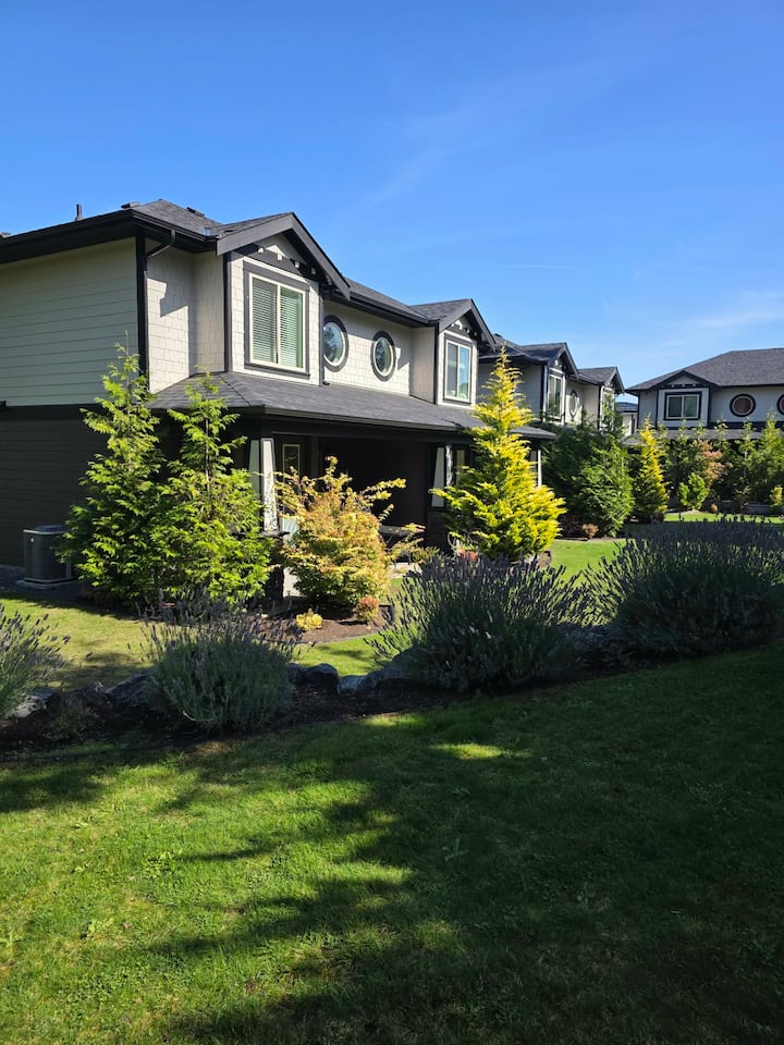 #2 Sunrise Ridge Resort Upscale Townhome. Sleep 6. - Parksville