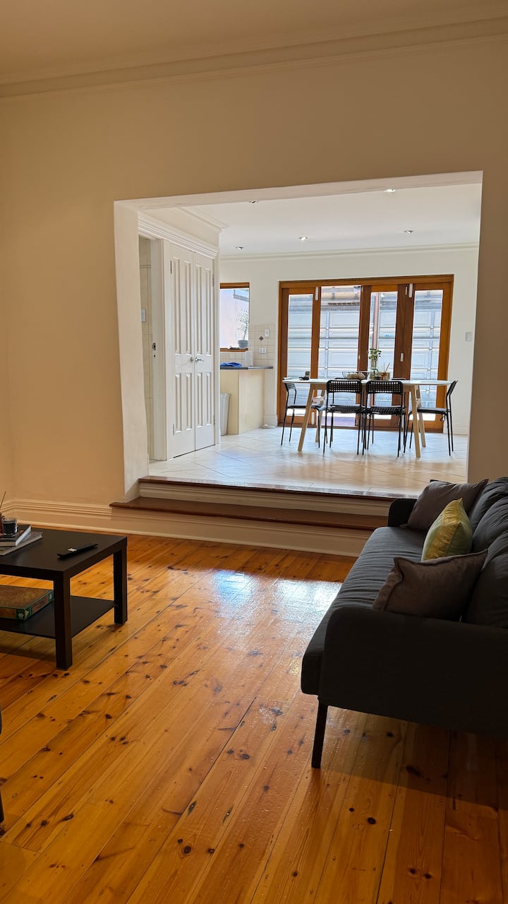 Cozy Home Located On The Very Vibrant Hutt Street - South Australia