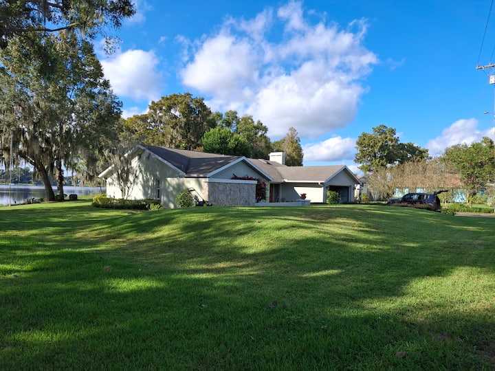 Phillys Lake Retreat - Inverness, FL