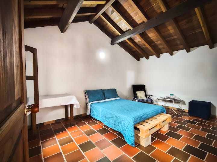 Habitación Colonial Con Un Toque Moderno. - Villa de Leyva