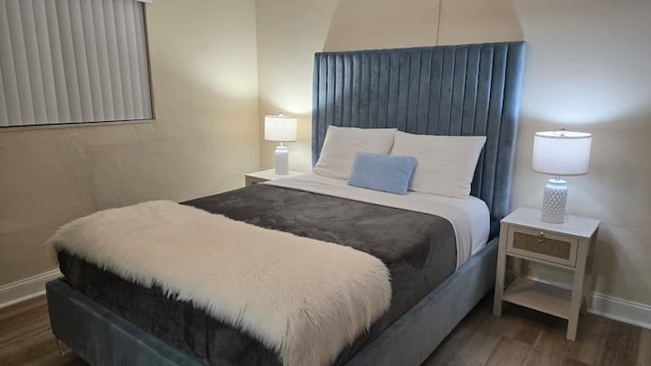 Cozy 1br+1bth Free Wi-fi & Parking, 7 Min To Beach - North Miami Beach, FL