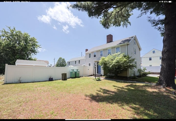 Cozy King Bedroom Near Salem And Danvers! - Middleton, MA