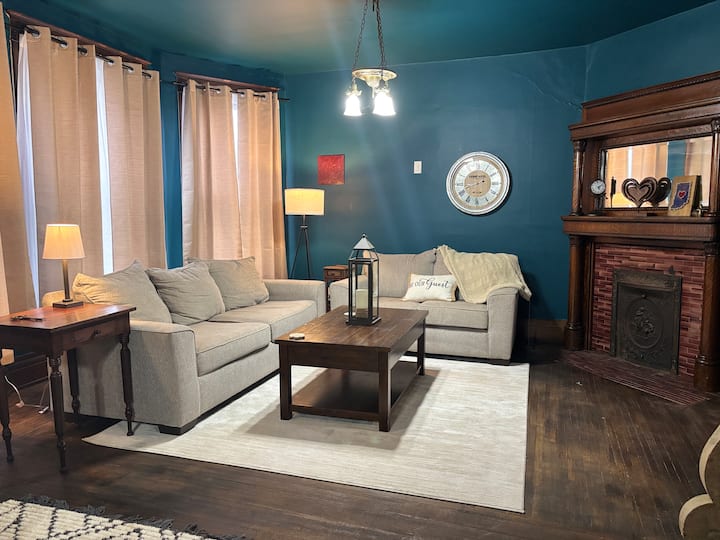 Connersville Historical Home*downtown Walkable* - Connersville, IN