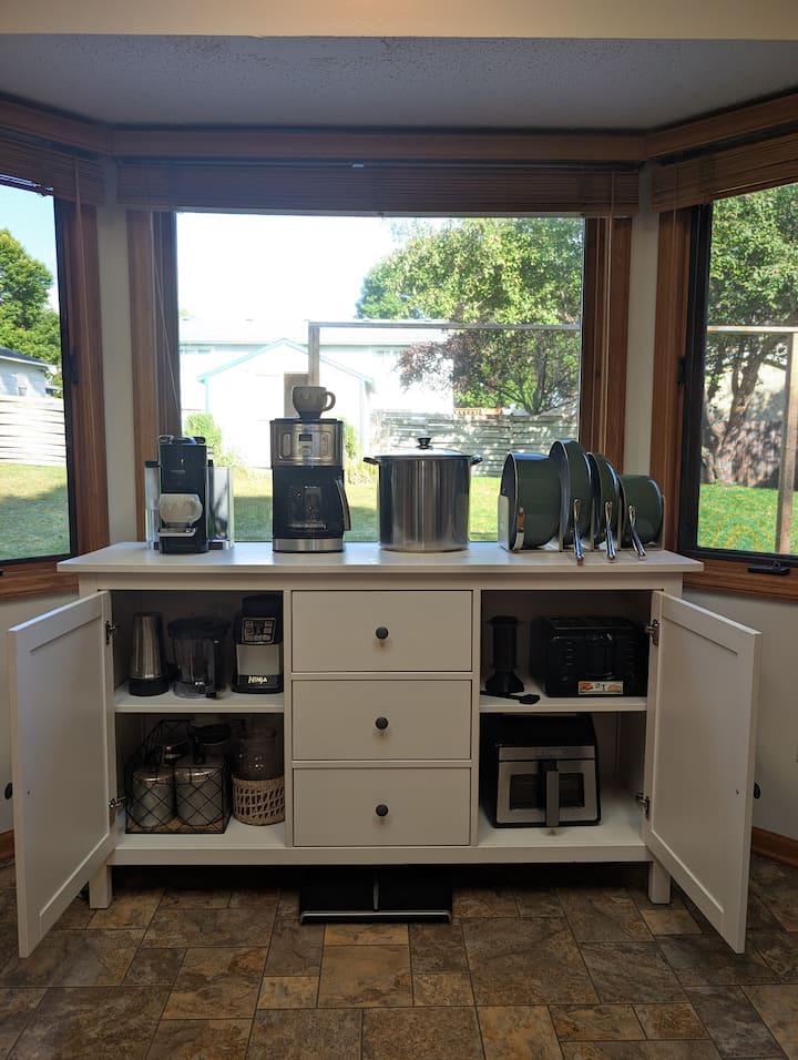 Groovin' In The Grove. Work, Play, Stay, Yea! - Maple Grove, MN