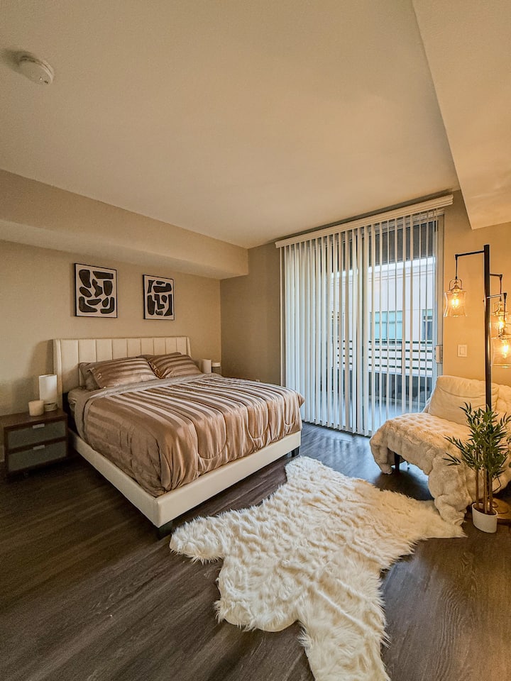 Santa Monica Gem • Pool • Gym • 6 Min To Pier - Santa Monica, CA