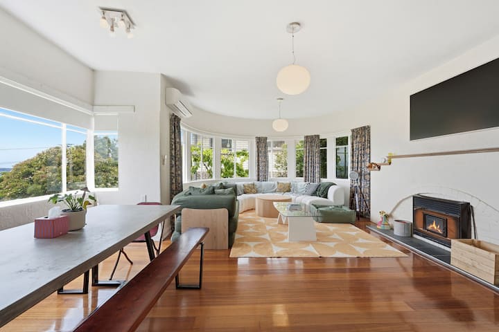 Stunning Ocean View - Scenic Retreat - Hobart
