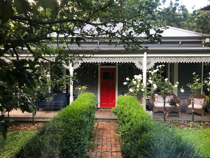 The One With The Red Door - Currawong Rd