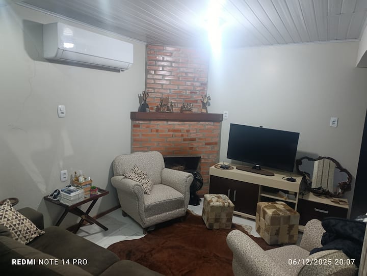 Casa  Com Piscina, Ar, Câmeras Segurança. - São Gabriel