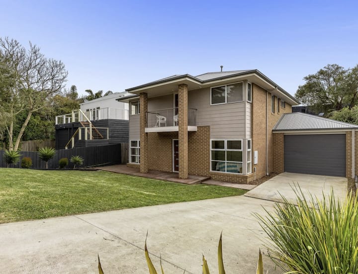 Large Rye Family Home - Sorrento