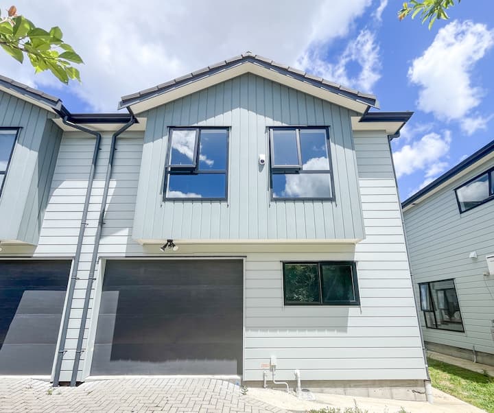 Brand-new 5br Retreat, Space & Serenity By Nature - Auckland