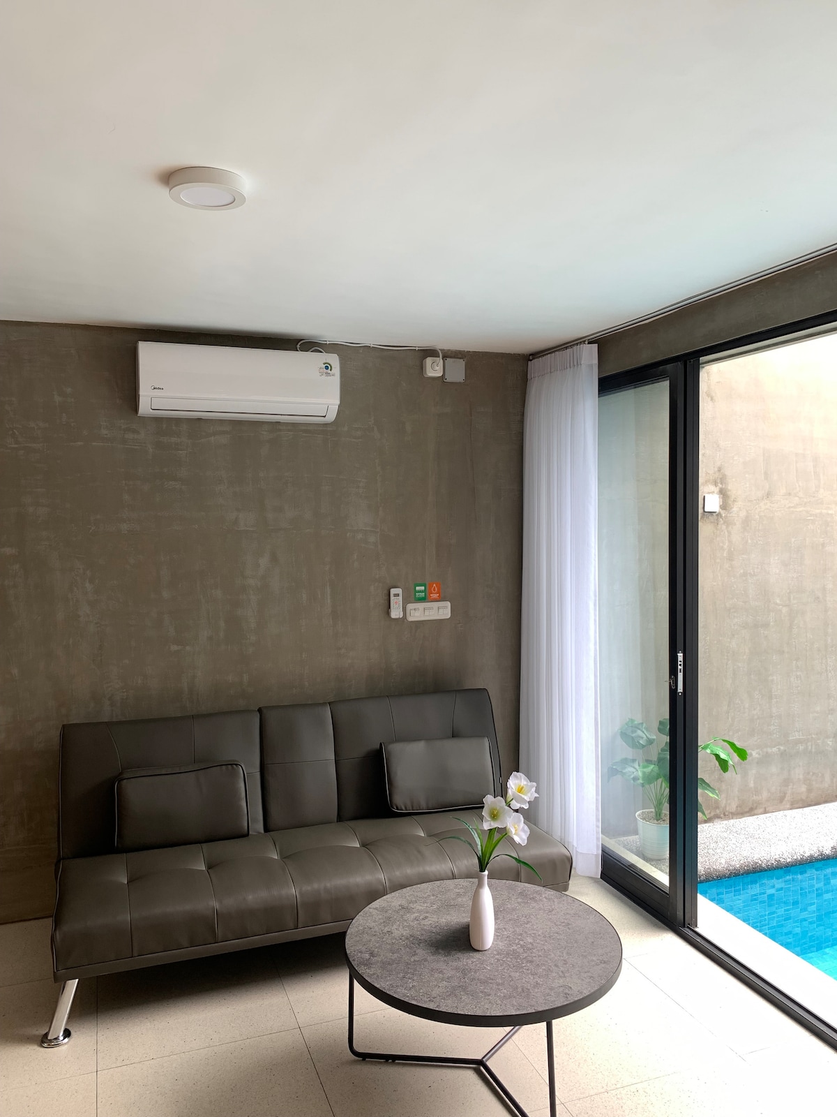 ALENA stays with Private Pool - Houses for Rent in Lowokwaru, East Java ...