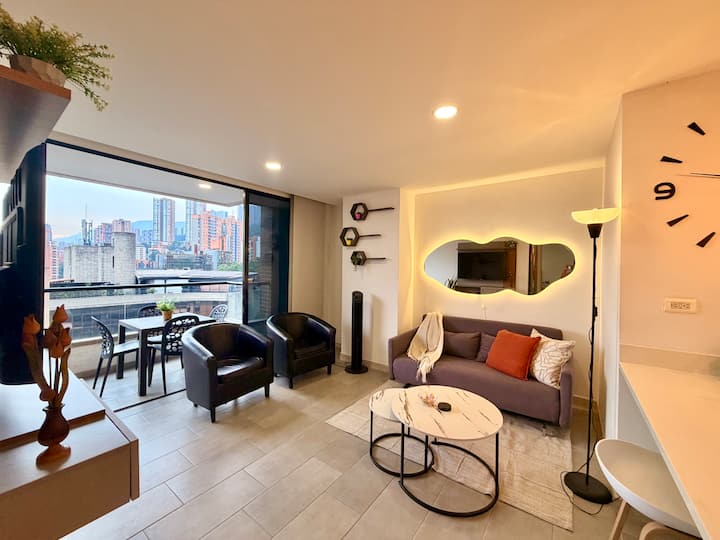 Beautiful Apt In Poblado/ Stunning Views/2br + Gym - Medellín