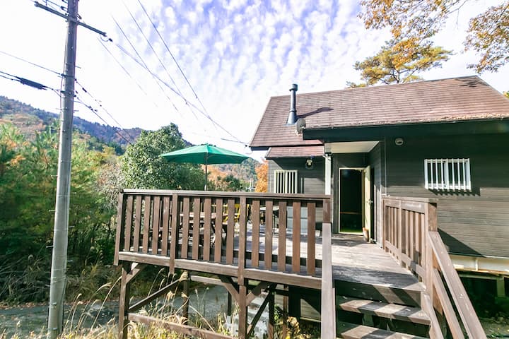 るり渓の森に泊まる。広いデッキで楽しむBbqウッディハウス(b-9号棟) - 亀岡市