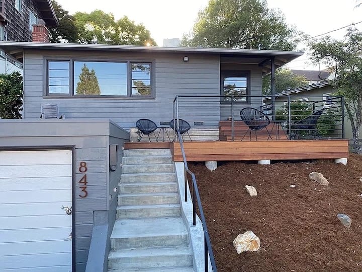 Modern Berkeley Escape • Play Space + Views - Berkeley, CA